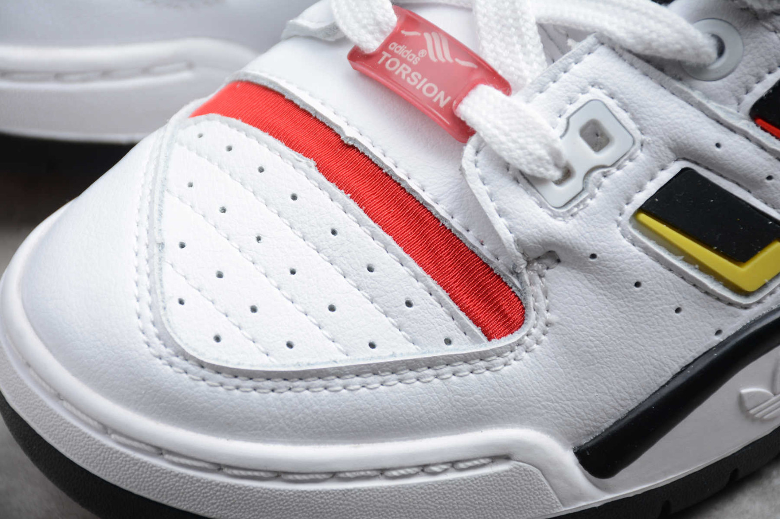 Adidas Torsion Edberg Comp Cloud White Solar Red Core Black EF7758 ...