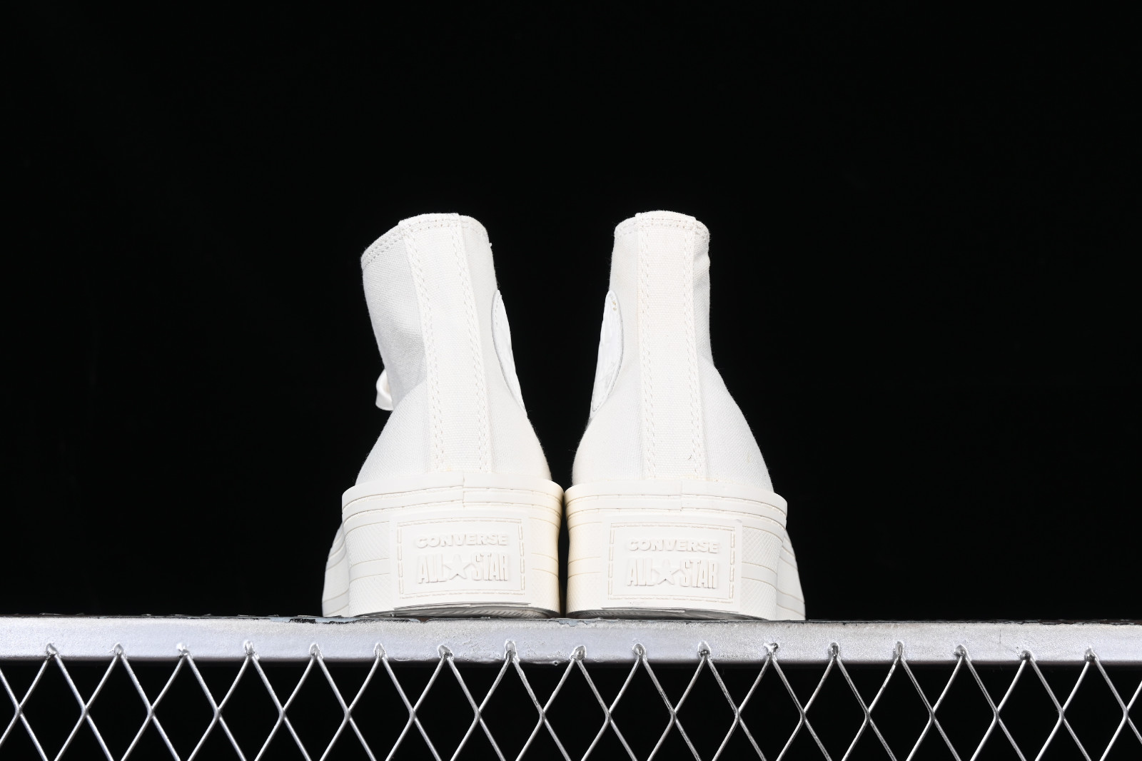 Converse Chuck Taylor All-Star Modern Lift Platform White A06140C ...