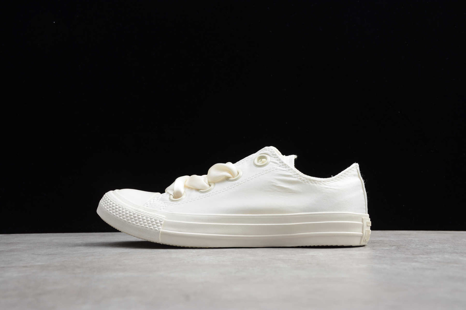 Converse Chuck Taylor All Star Big Eyelets OX White Silk Bow 560659C ...