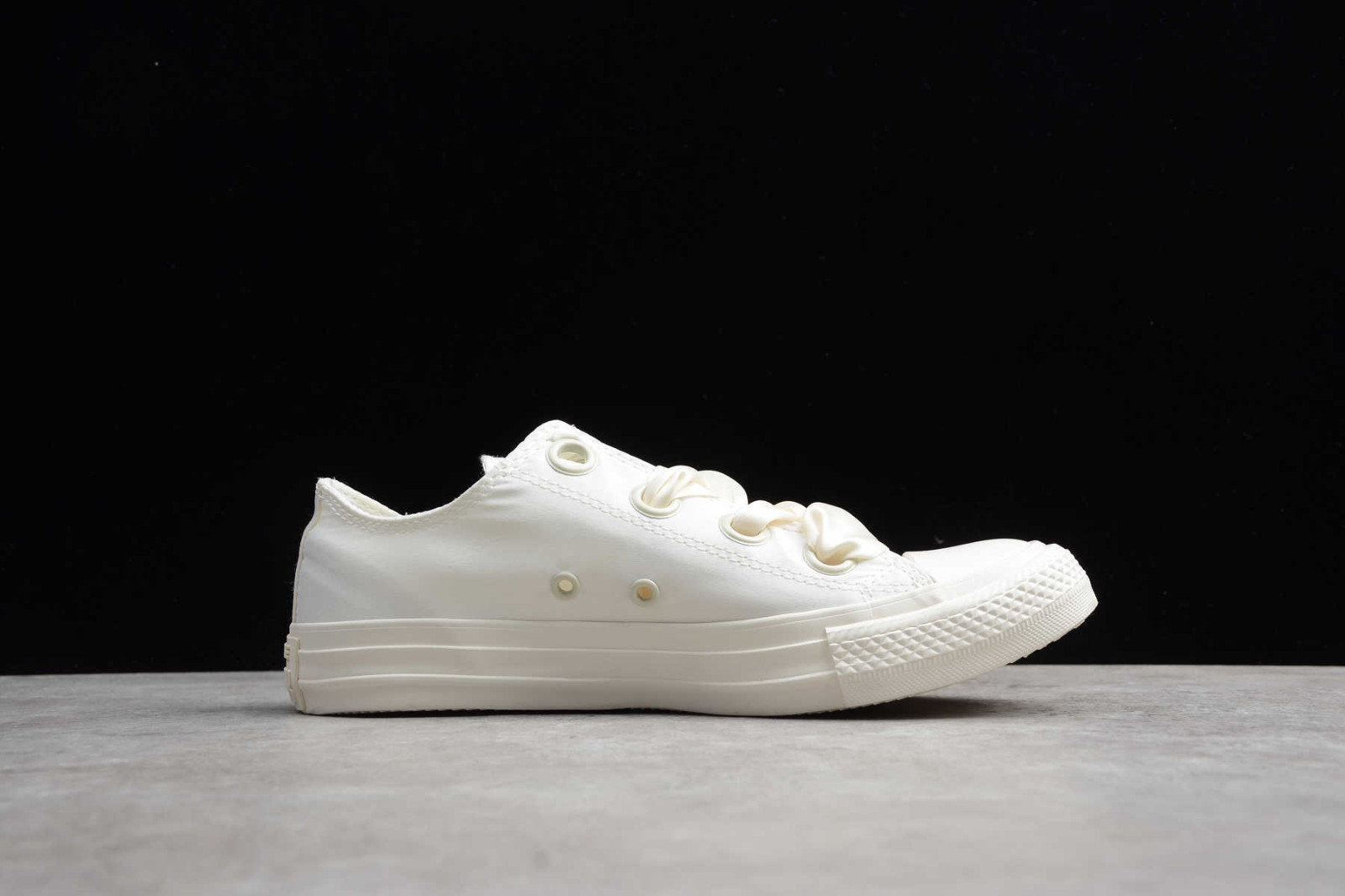 Converse Chuck Taylor All Star Big Eyelets OX White Silk Bow 560659C ...