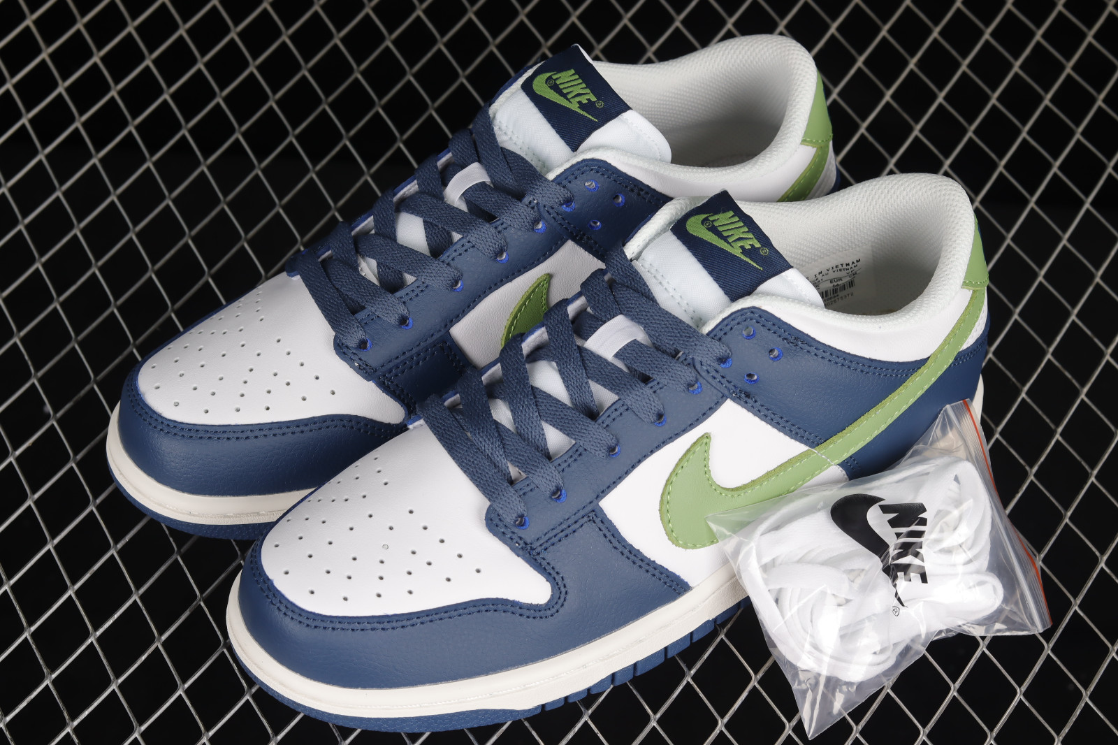 Nike SB Dunk Low Dark Blue Grey Mean Green White 309431 031 NIke Dunk Nike SB Dunk Low Dark Blue Grey Mean Green White 309431 031 NIke Dunk