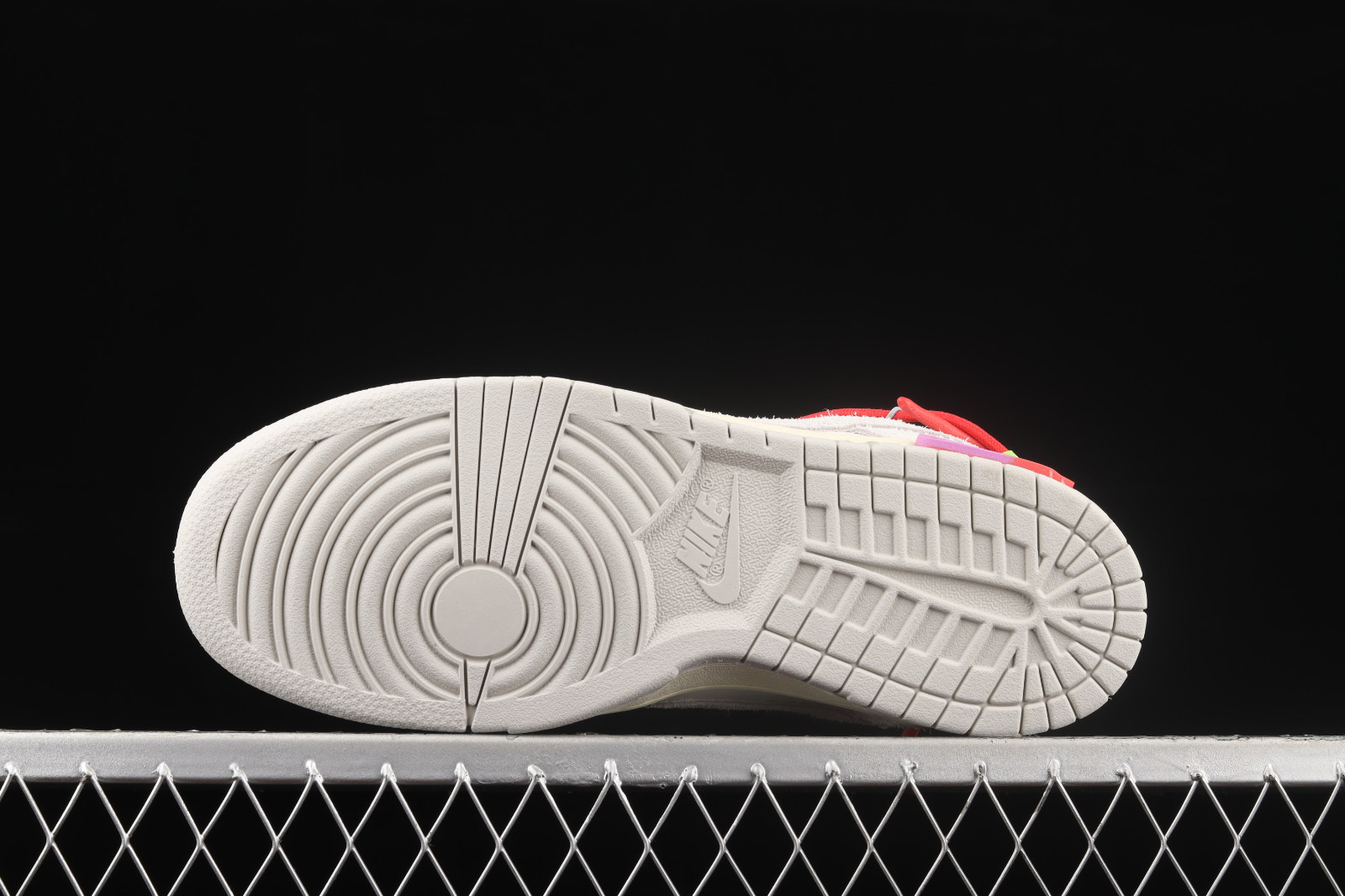 Off-White x Nike SB Dunk Low Lot 40 of 50 Neutral Grey Red DM0950-103 ...