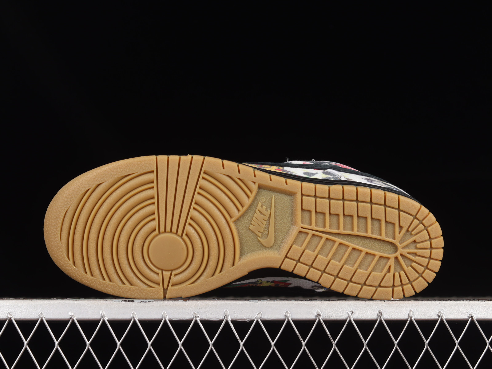 Supreme x Nike SB Dunk Low Rammellzee Black Multi-Color FD8778-001 ...